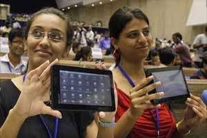 Narendra Modi criticism may hit Aakash tablet; govt puts device under ...