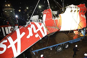 Hopes fade of finding more AirAsia Flight QZ8501 crash victims ...