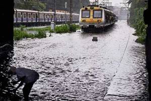 Heavy rains lash Mumbai, Thane; trains delayed on Central Line - India ...