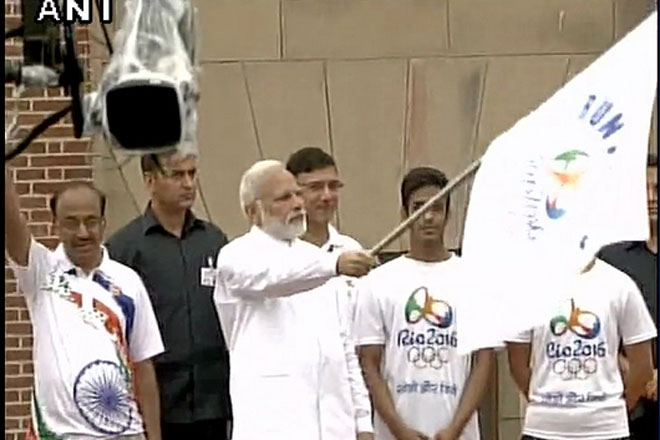 Run for Rio: PM Narendra Modi flags off the event - RIO 2016 Olympics ...