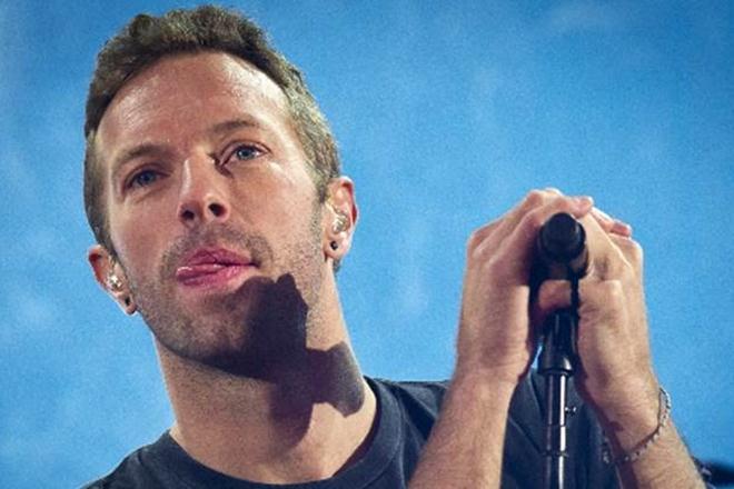 Coldplay lead singer Chris Martin pays tribute to late Linkin Park ...