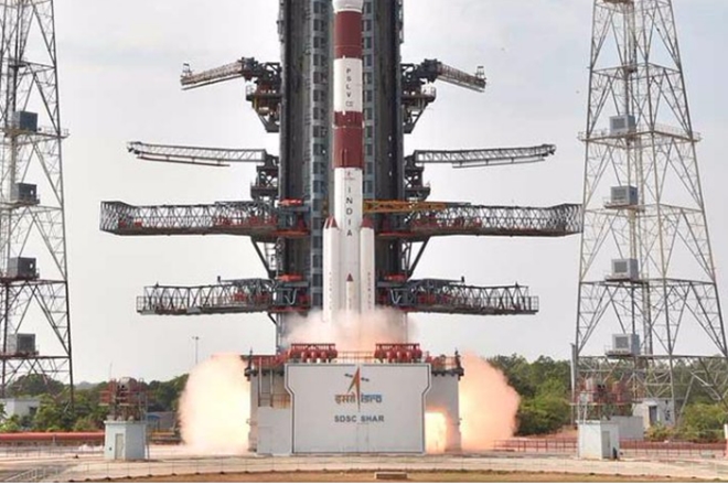 ISRO successfully launches record 104 satellites in PSLV-C37 rocket ...