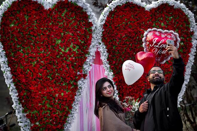 Happy Promise Day 2017: Top 10 Promises to Make with Your Partner This ...