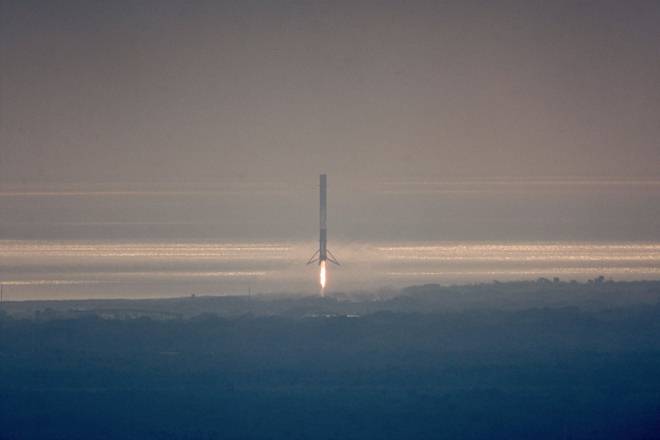 Spectacular video shows SpaceX rocket launch from NASA’s historic ...