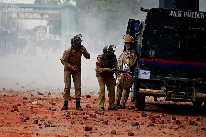 Kupwara terror attack: Stone pelters disrupt operation after terrorists ...