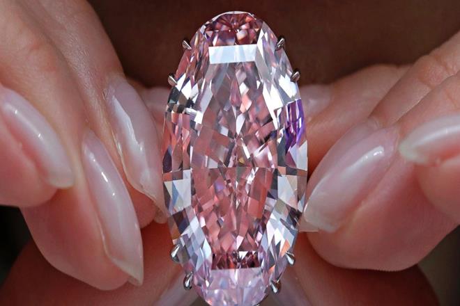 Pink diamond fetches record $71.2 million in Hong Kong auction - World ...