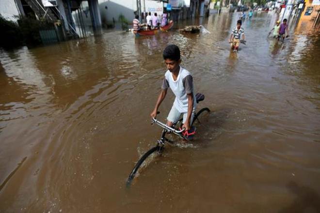 Cyclone Mora hits Bangladesh, hundreds of thousands evacuated - World ...