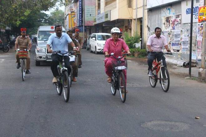 To fastforward ‘Swachh Bharat Mission’, Kiran Bedi takes to cycle ...