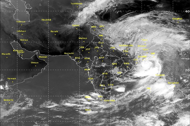 Cyclone Mora hits Bangladesh; India braces for extreme weather ...