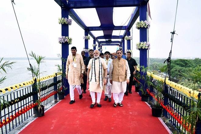 PM Narendra Modi welcomes Narmada water at Rajkot’s Aji dam; solves ...