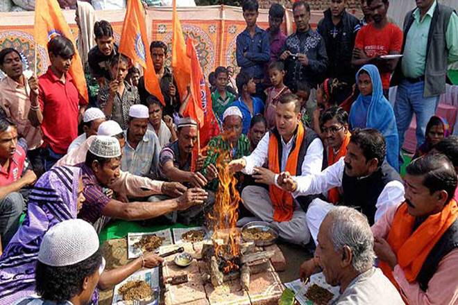 RSS’ Muslim wing organises Iftar party in Ayodhya - India News | The ...