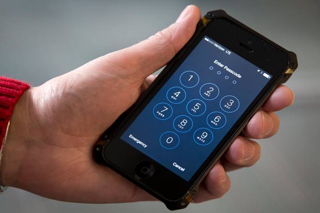 Smartphone app to help colour blind students conduct lab experiments ...