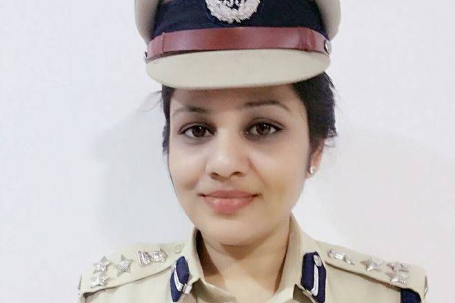 Meet DIG D Roopa, the firebrand supercop who exposed Sasikala VVIP ...