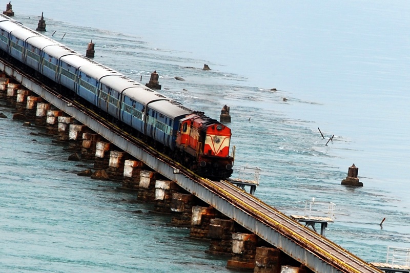 Pamban Bridge: This 100-year old Indian Railways sea bridge is ...