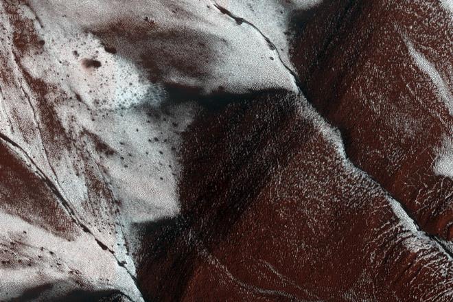 NASA unveils stunning image of snow-covered dunes on Mars - Science ...
