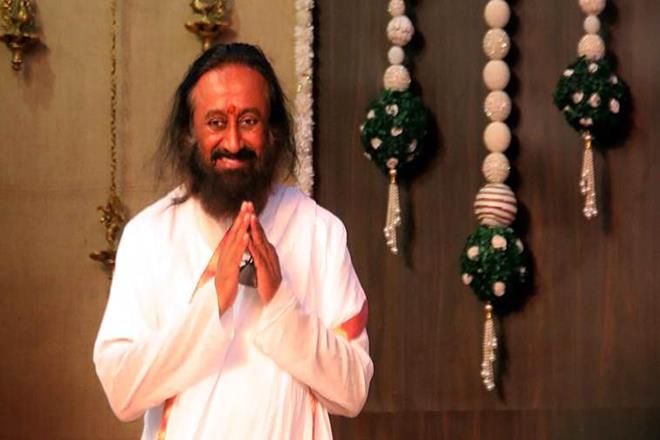 Sri Sri Ravi Shankar holds talks in Ayodhya, sounds positive ...
