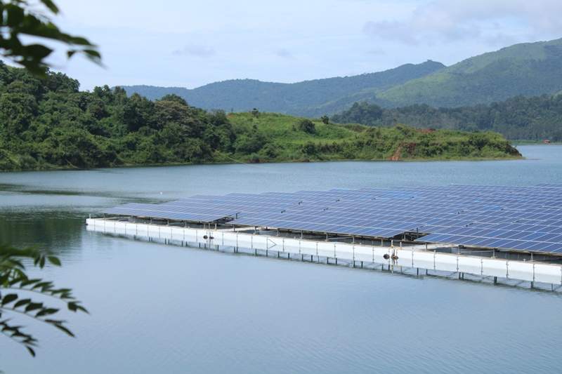 Wow! India’s largest floating solar power plant opens in Kerala; it’s a breathtaking sight ...