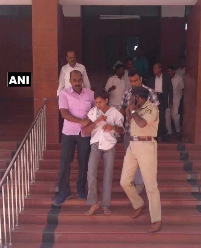 Updates: Karnataka Lokayukta P Vishwanatha Shetty stabbed thrice in his ...