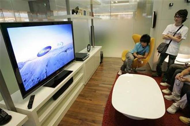 Samsung brings ‘invisible’ QLED TVs with Bixby voice control to life ...