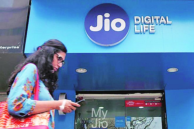 For 2 straight quarters: Jio fails to meet TRAI norms on customer ...