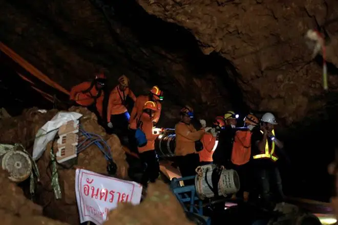 Thai cave rescue: 9 Australians awarded bravery medals for rescuing 12 ...
