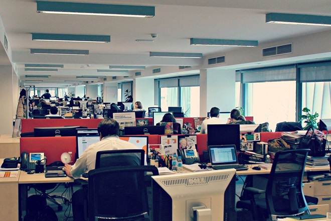 10 things you should keep at your work desk - Jobs and Career News ...