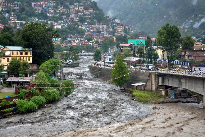 Himachal Pradesh rains, landslides: Around 300 stranded people in Lahaul, Spiti districts ...