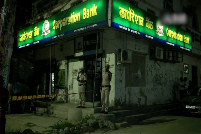 Shocking robbery in Delhi – Cashier of Corporation Bank shot dead, Rs 2 ...