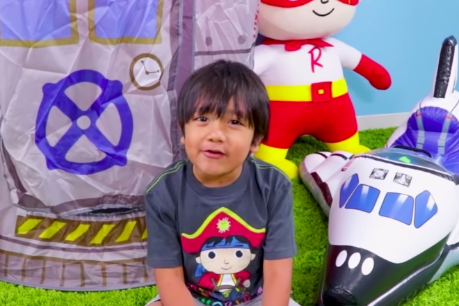 Unbelievable but true! This 7-year-old kid earned whopping $22 million ...