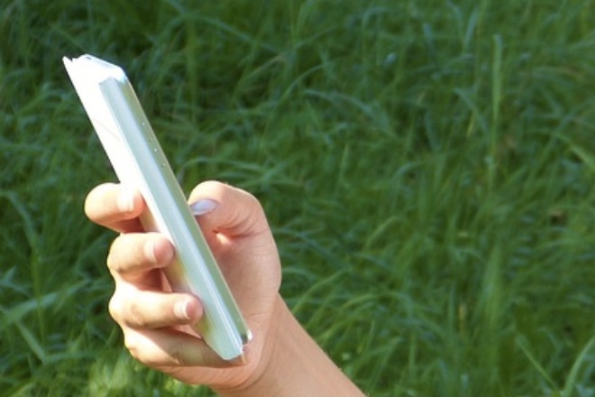 Smartphone tips: How to free up space on your lagging Android phone ...