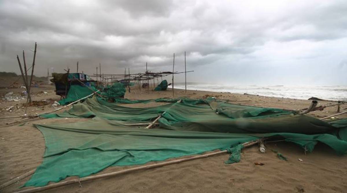 Cyclone Vayu: Gujarat evacuates 1.6 lakh people as powerful storm ...