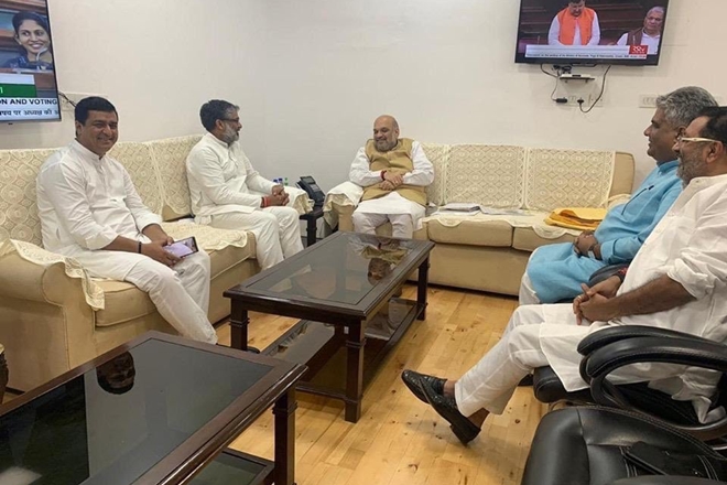 Neeraj Shekhar to join BJP? Samajwadi Party leader resigns as Rajya Sabha MP, meets Amit Shah ...