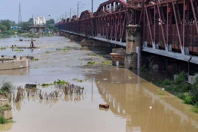 Delhi flood alert: Yamuna flows above danger mark, water level constant for past six hours ...