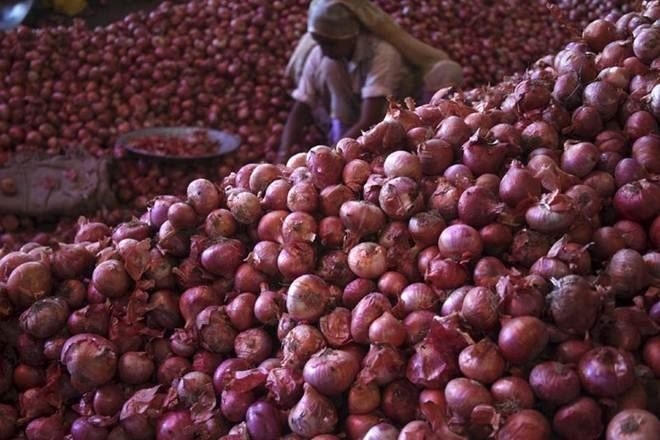 Govt to facilitate onion imports from Iran, Egypt, Turkey; to relax ...
