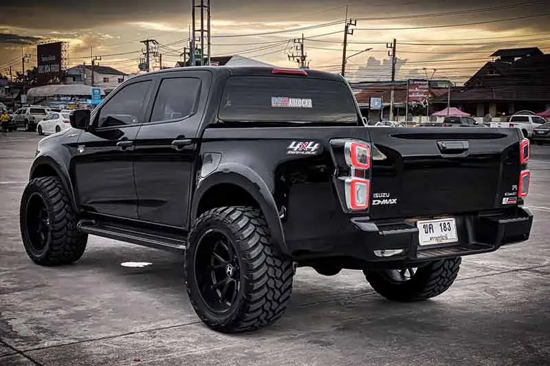 Isuzu Dmax 2024 Modified Black