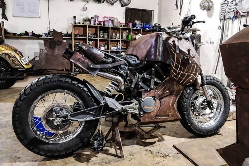 KTM 200 Duke custom-built to star in a movie: Fit to help a ‘Hero’ save ...
