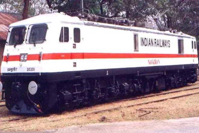 Great going! Indian Railways’ CLW-built, first WAP-7 electric ...