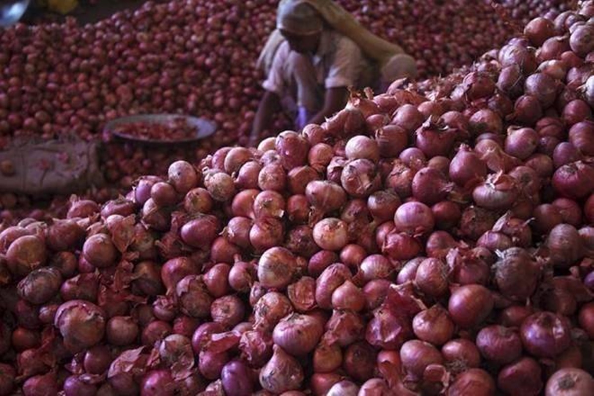 Onion traders in Nashik continue to boycott auctions - Commodities News | The Financial Express