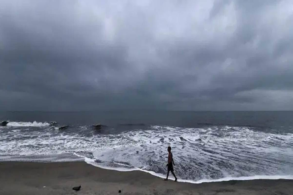 Weather alert: Deep depression hits Andhra Pradesh coast, heavy ...