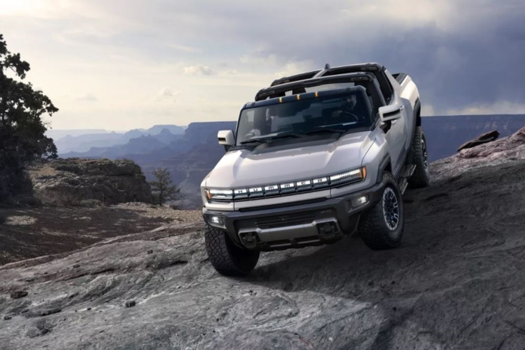 Hummer is back! GMC unveils Hummer ‘electric supertruck’ that can drive ...