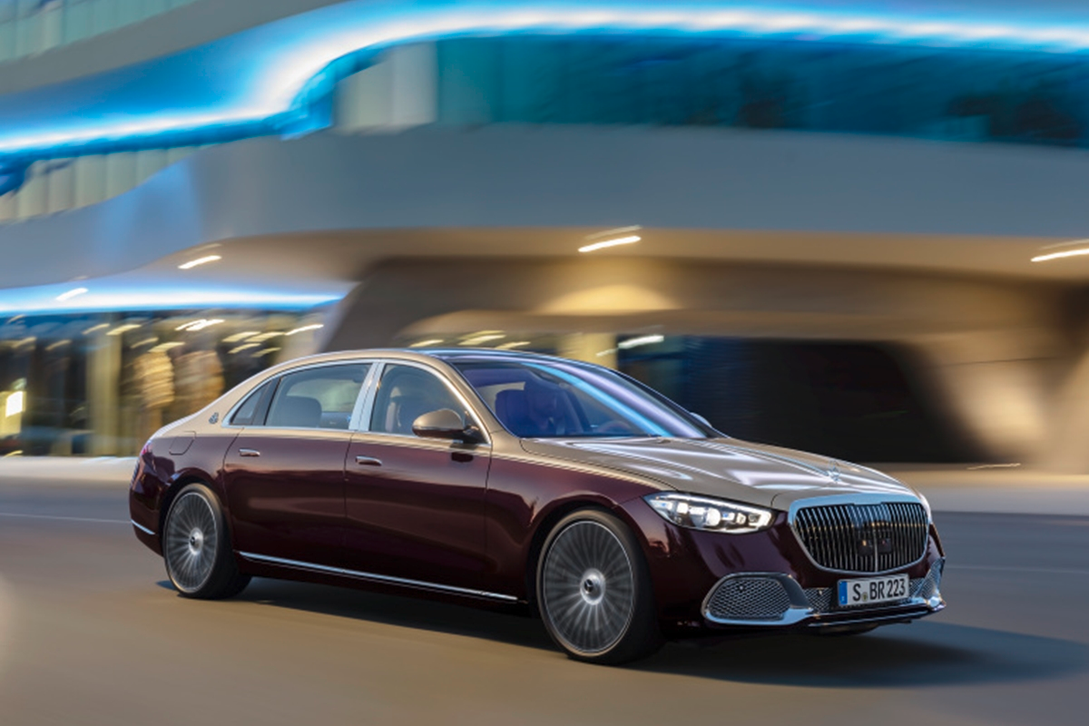 2021 Mercedes-Maybach S-Class: Dual-tone exterior, five screens, 18 ...