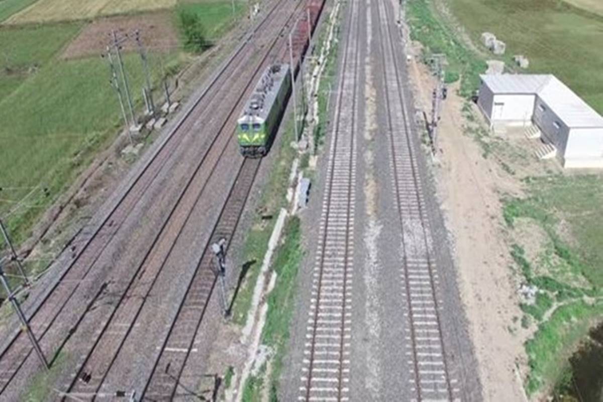 DFC project: By 2021, Indian Railways’ freight trains can ply on 40% of ...