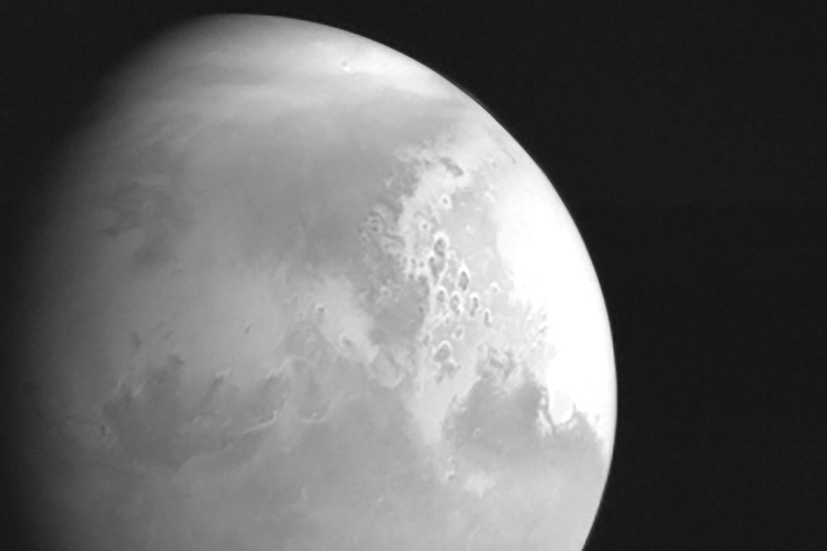 China’s Mars probe Tianwen 1 sends its first image of Red Planet ...