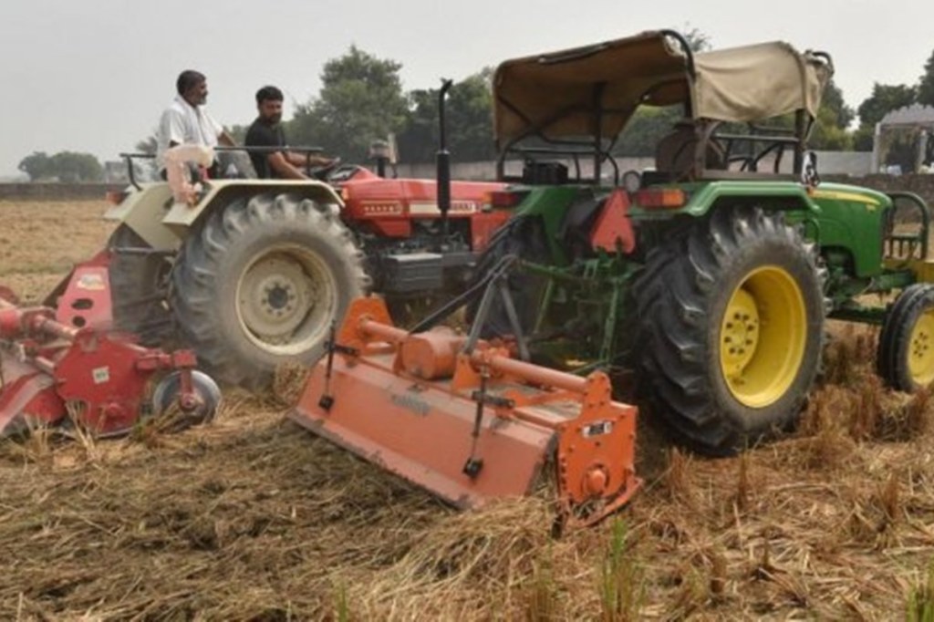 Uttar Pradesh police issues notice to 220 tractor owners; Opposition ...
