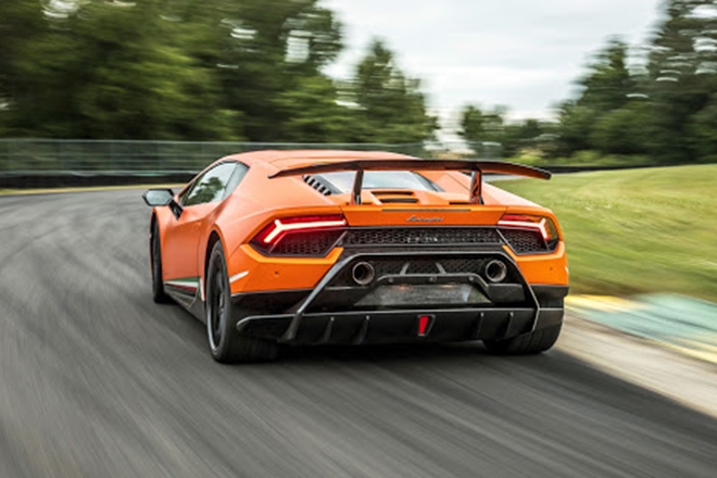 Lamborghinis Iconic Wings A Deep Dive Into Butterfly Doors