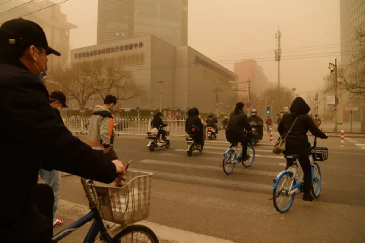 Beijing enveloped in hazardous sandstorm, second time in two weeks ...