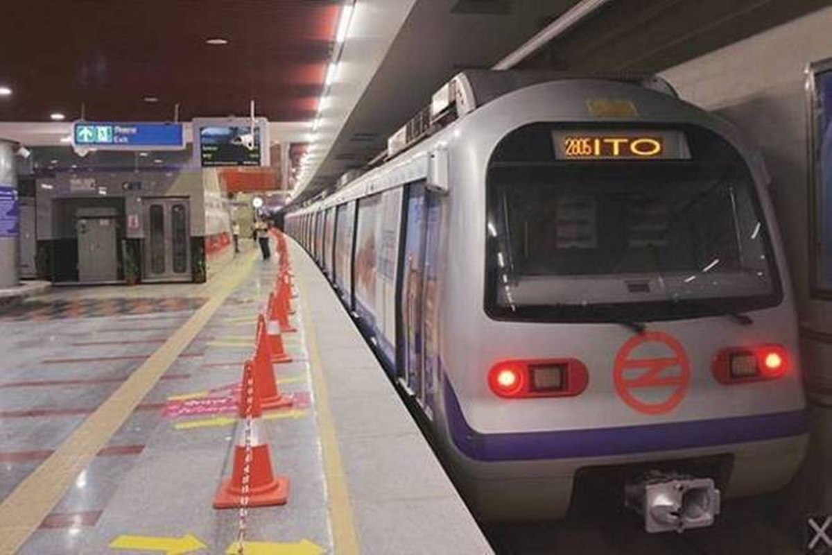 Attention Delhi Metro commuters! Now recharge your smart card with ...