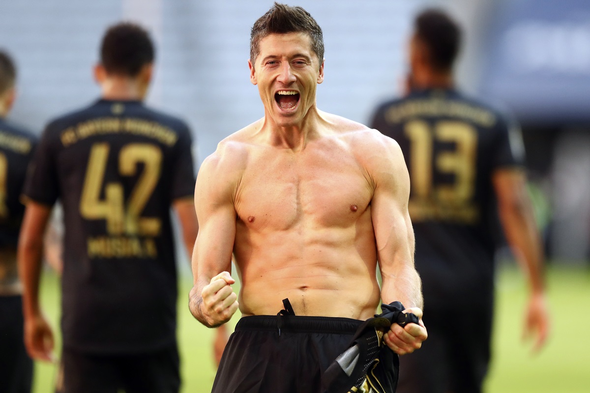 Bayern Munich striker Robert Lewandowski breaks Gerd Mueller’s 49-year ...