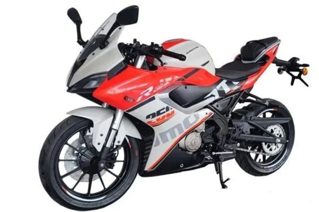 Upcoming 250cc fully-faired Benelli with BMW S1000RR-like face leaked ...
