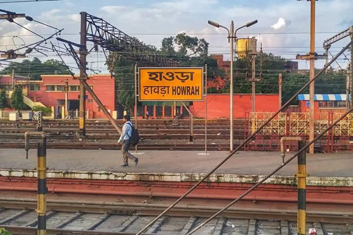 Indian Railways to raise fund; Offers land near Howrah station for ...